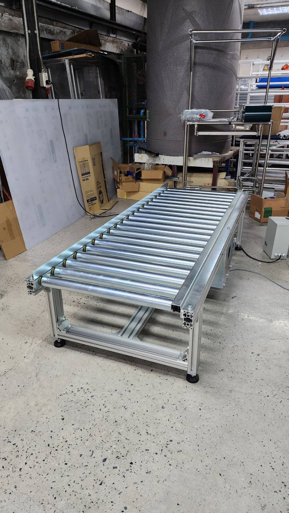 Conveyor Roller Drive (สายพานลำเลียงแบบลูกกลิ้ง) ชนิดแบบมีมอเตอร์ ใช้สำหรับลำเลียงชิ้นงานในสาย ...